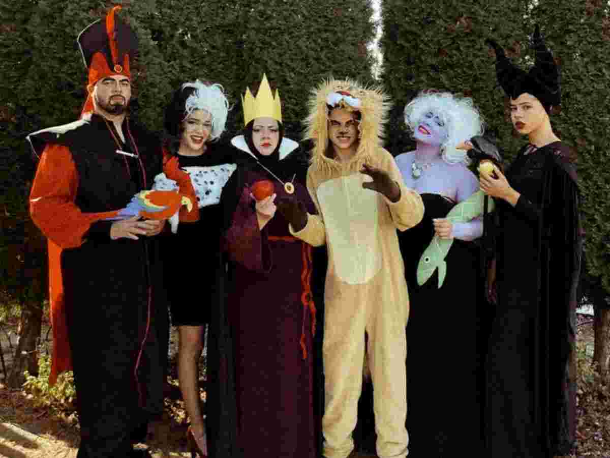 19 Large Group Halloween Costume Ideas That Will Make You the Life of ...