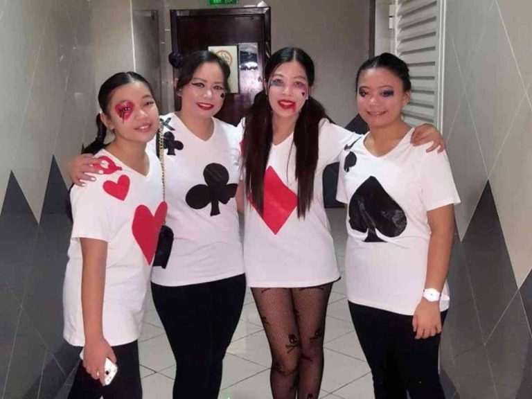 19 Large Group Halloween Costume Ideas That Will Make You the Life of ...