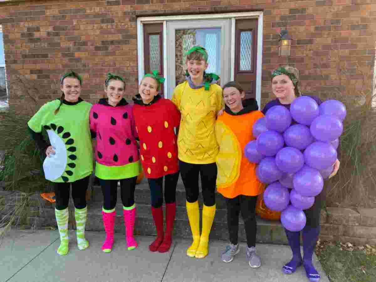 19 Large Group Halloween Costume Ideas That Will Make You the Life of ...