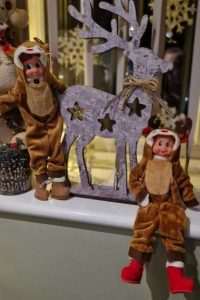 29 Quick and Easy Elf on the Shelf Ideas to Delight Your Family This ...