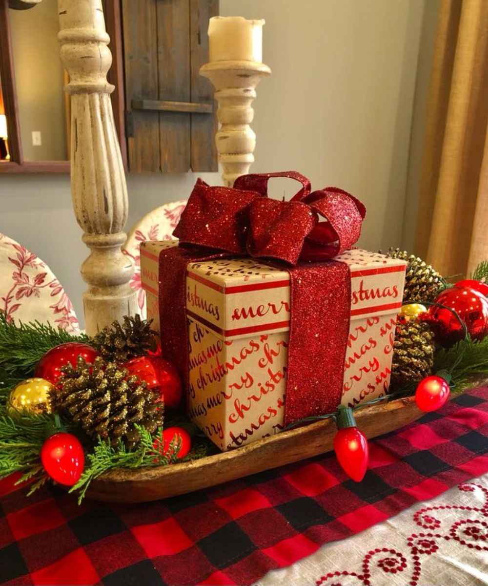 31 Modern Christmas Dough Bowl Centerpieces: Creative and Stylish ...