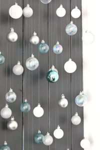 31 Stunning Christmas Bauble Ideas for Hanging from Your Ceiling