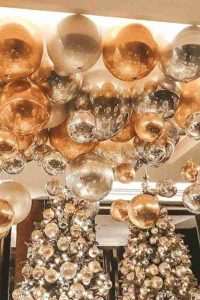 31 Stunning Christmas Bauble Ideas for Hanging from Your Ceiling